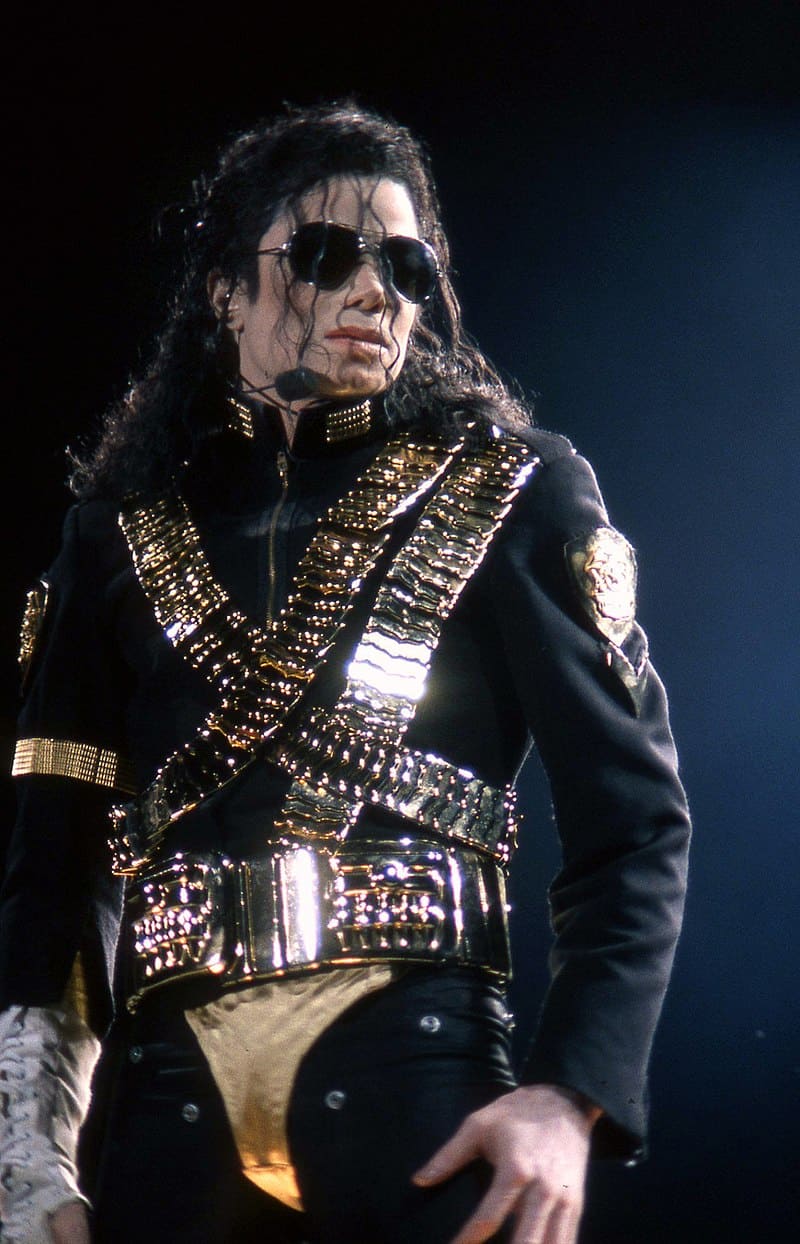 How tall was Michael Jackson? Height of Michael Jackson, Weight and ...